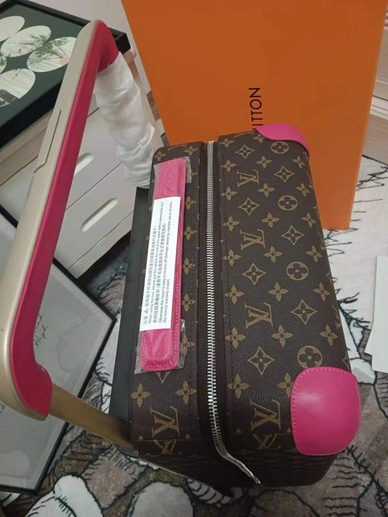 Top mirror Louis Vuitton Suitcase
