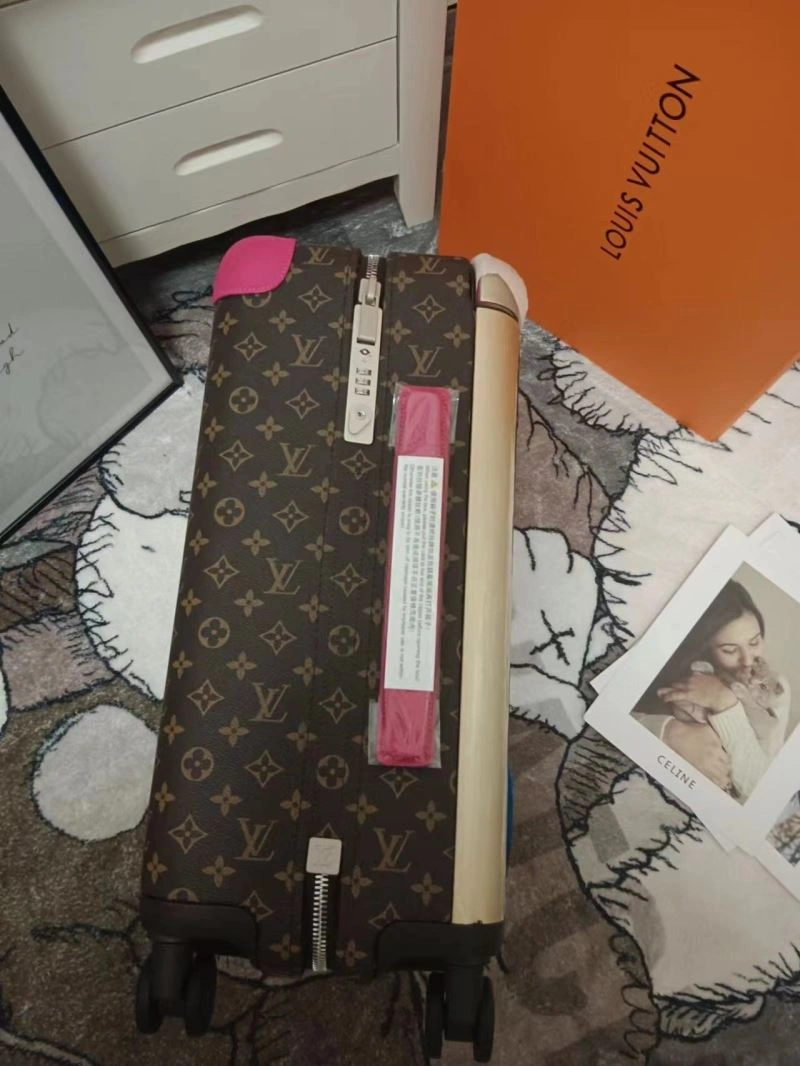 Top mirror Louis Vuitton Suitcase