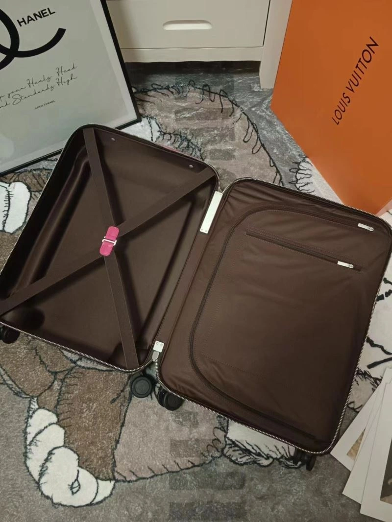 Top mirror Louis Vuitton Suitcase