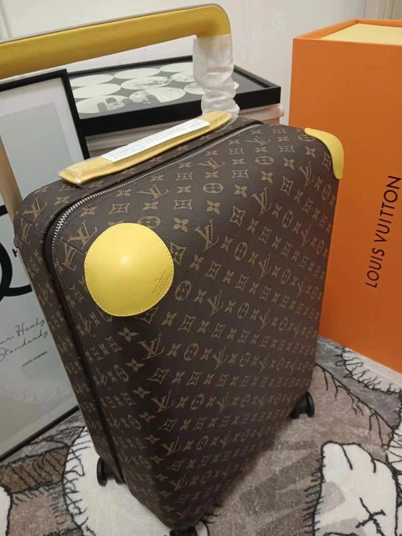 Accurate model Louis Vuitton Suitcase
