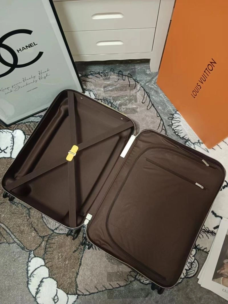 Accurate model Louis Vuitton Suitcase