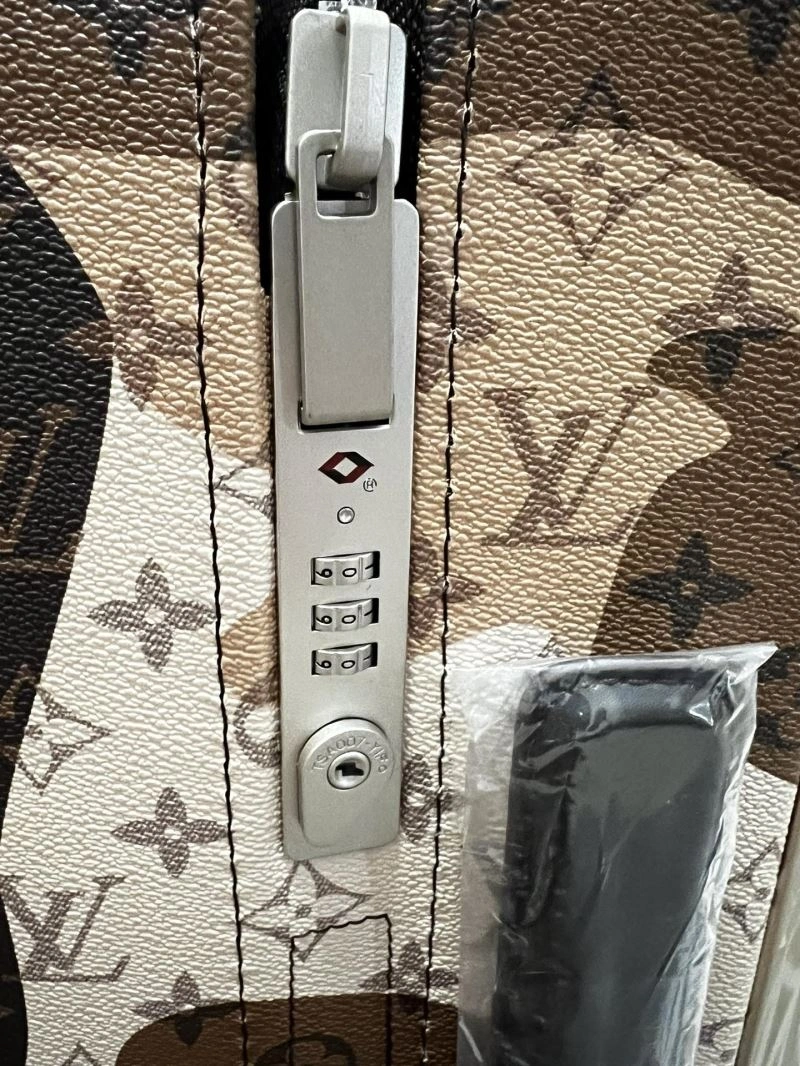 High accuracy Louis Vuitton Suitcase