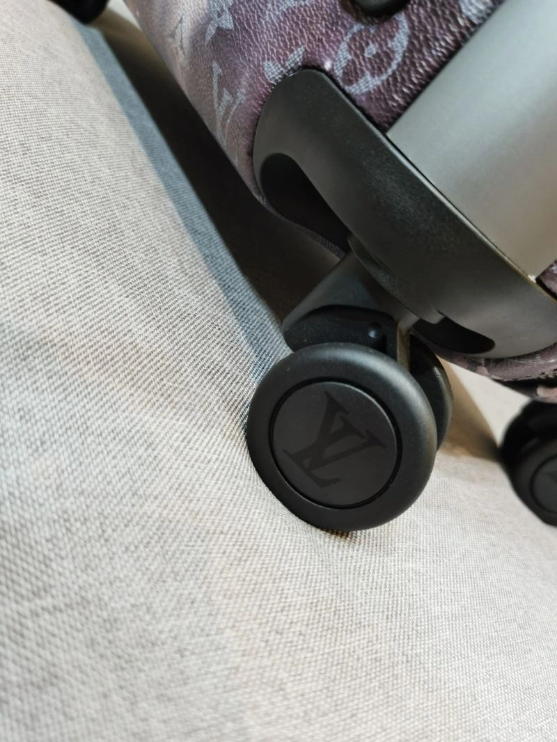 Top mirror Louis Vuitton Suitcase