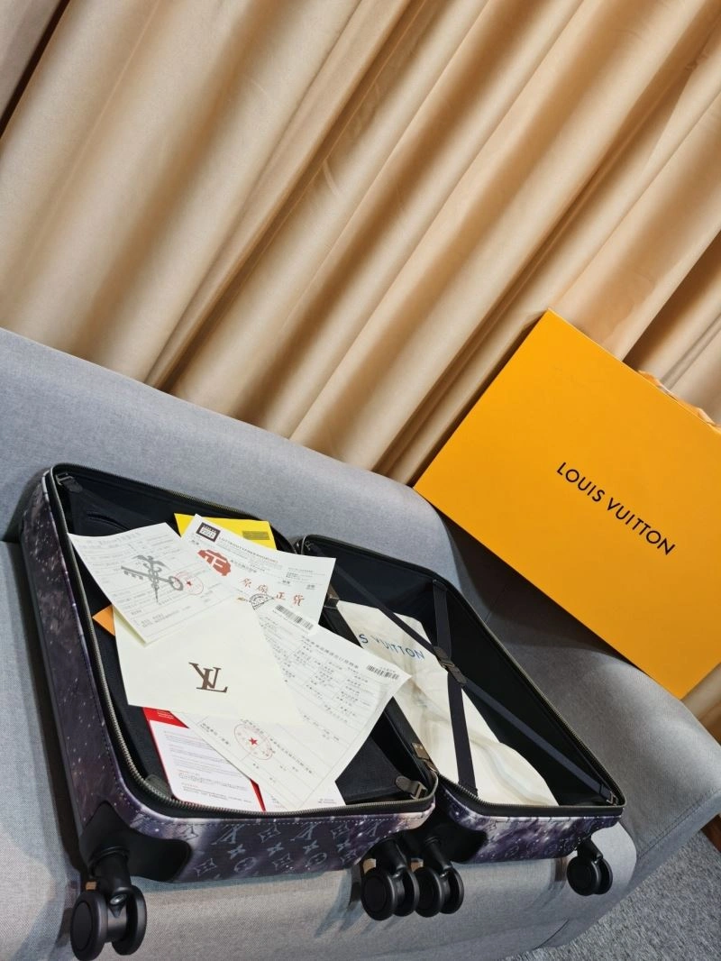Top mirror Louis Vuitton Suitcase