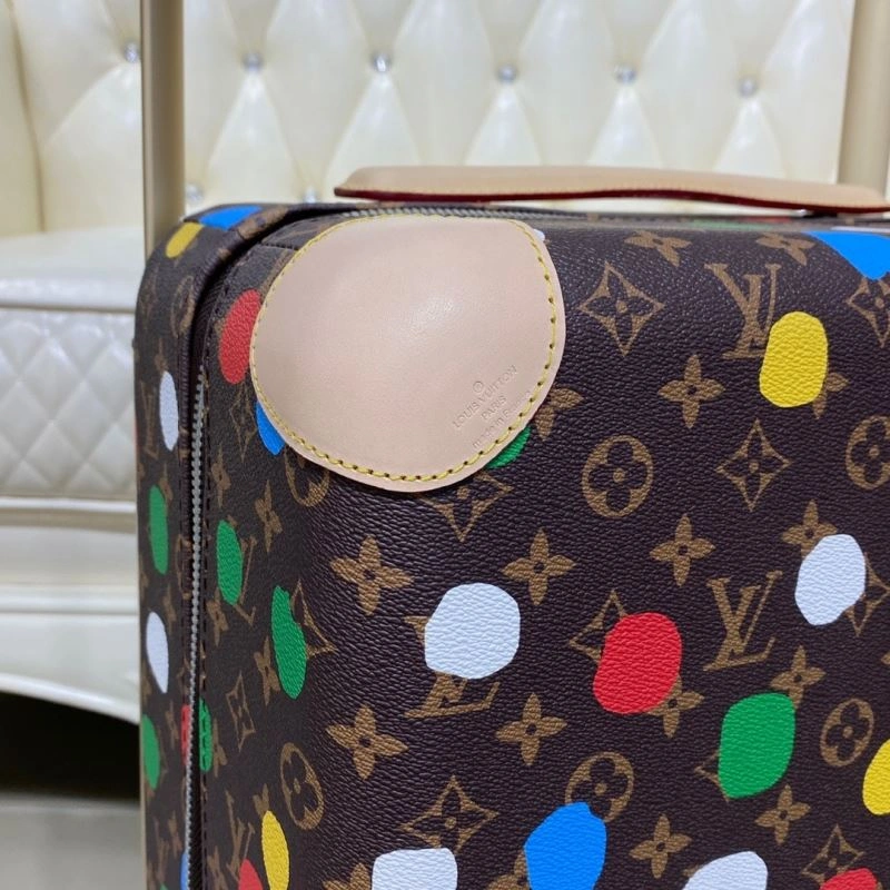 Top match Louis Vuitton Suitcase