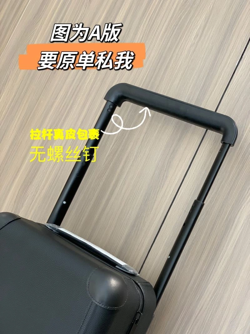 Accurate model Louis Vuitton Suitcase