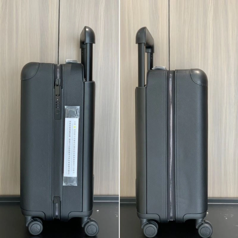 Accurate model Louis Vuitton Suitcase