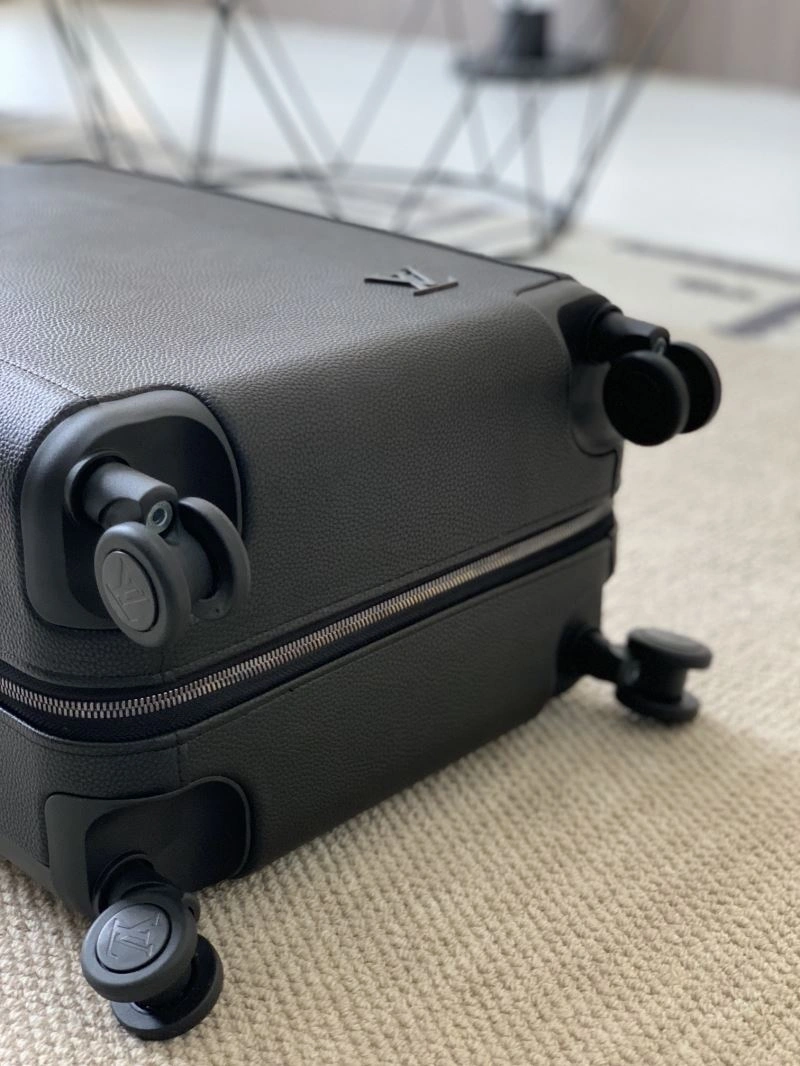 Accurate model Louis Vuitton Suitcase