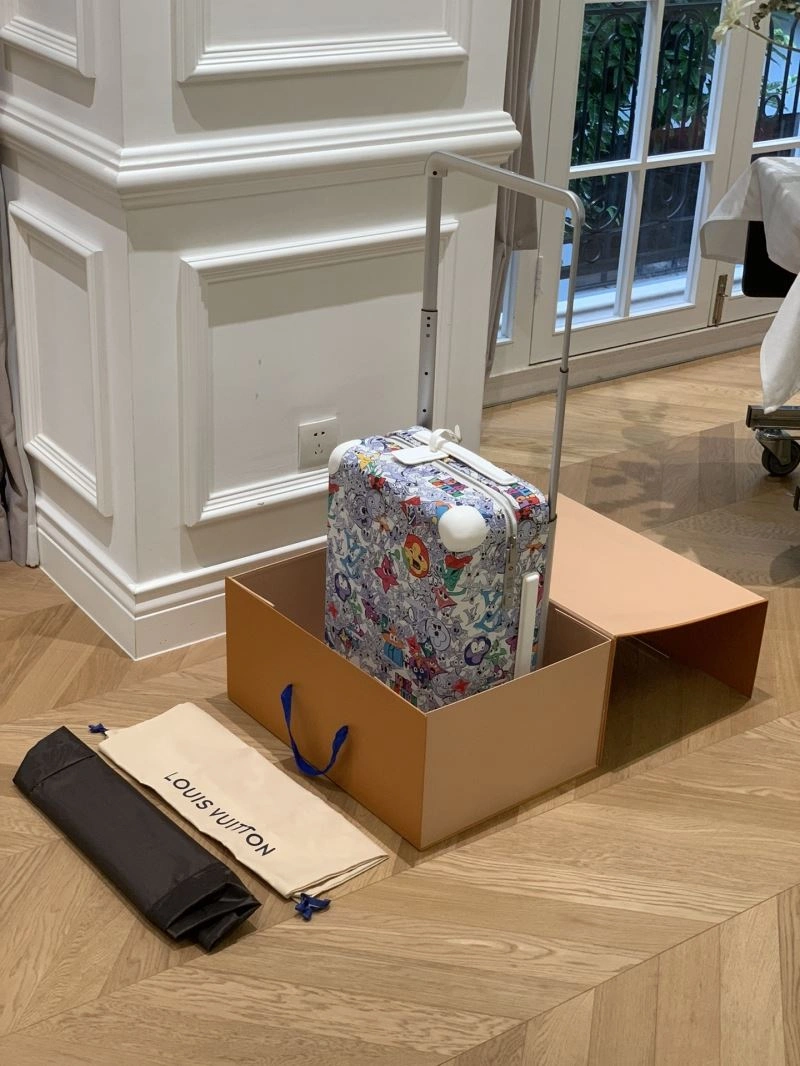 Mirror quality Louis Vuitton Suitcase