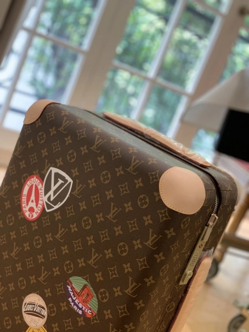 Mirror quality Louis Vuitton Suitcase