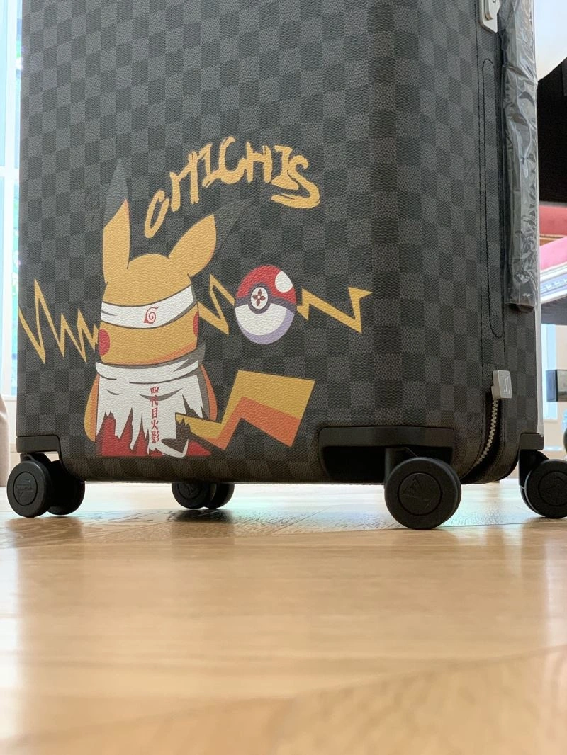 Top match Louis Vuitton Suitcase
