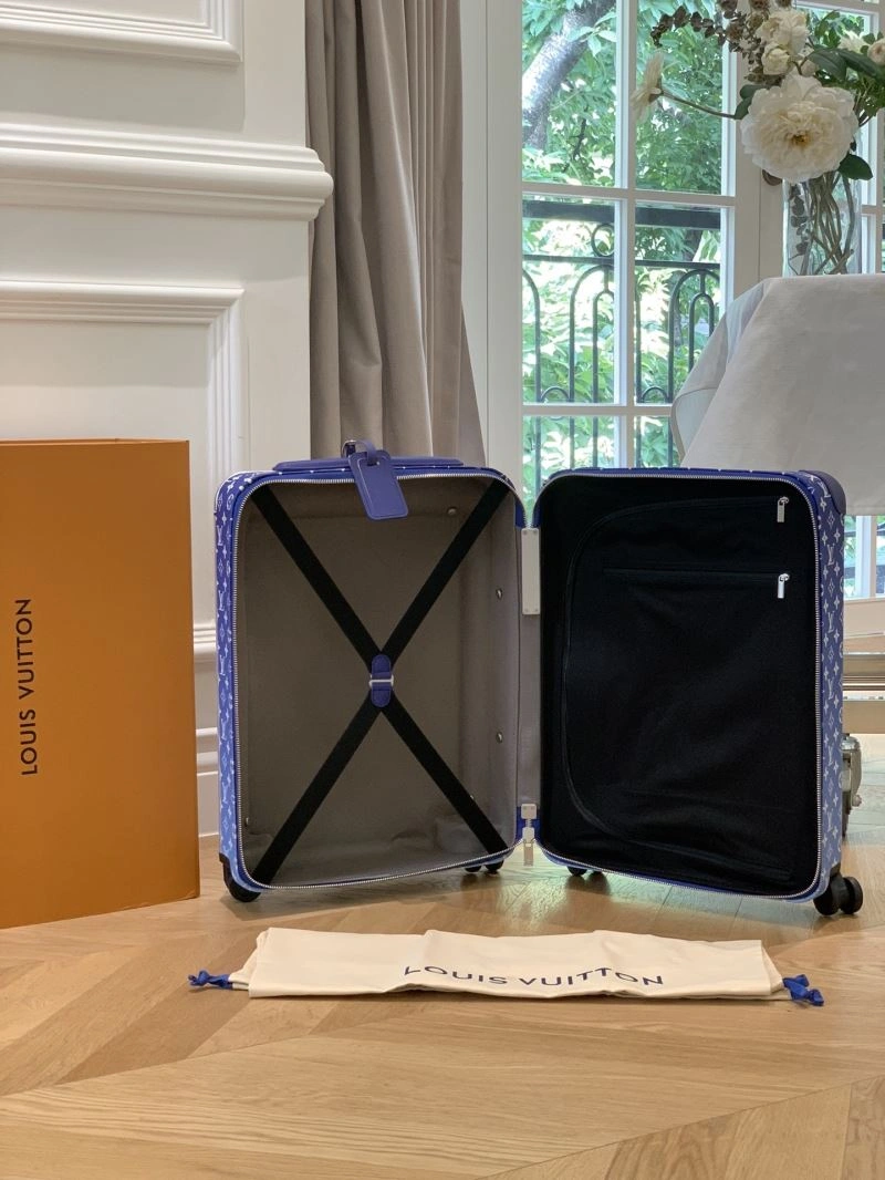 High fidelity Louis Vuitton Suitcase