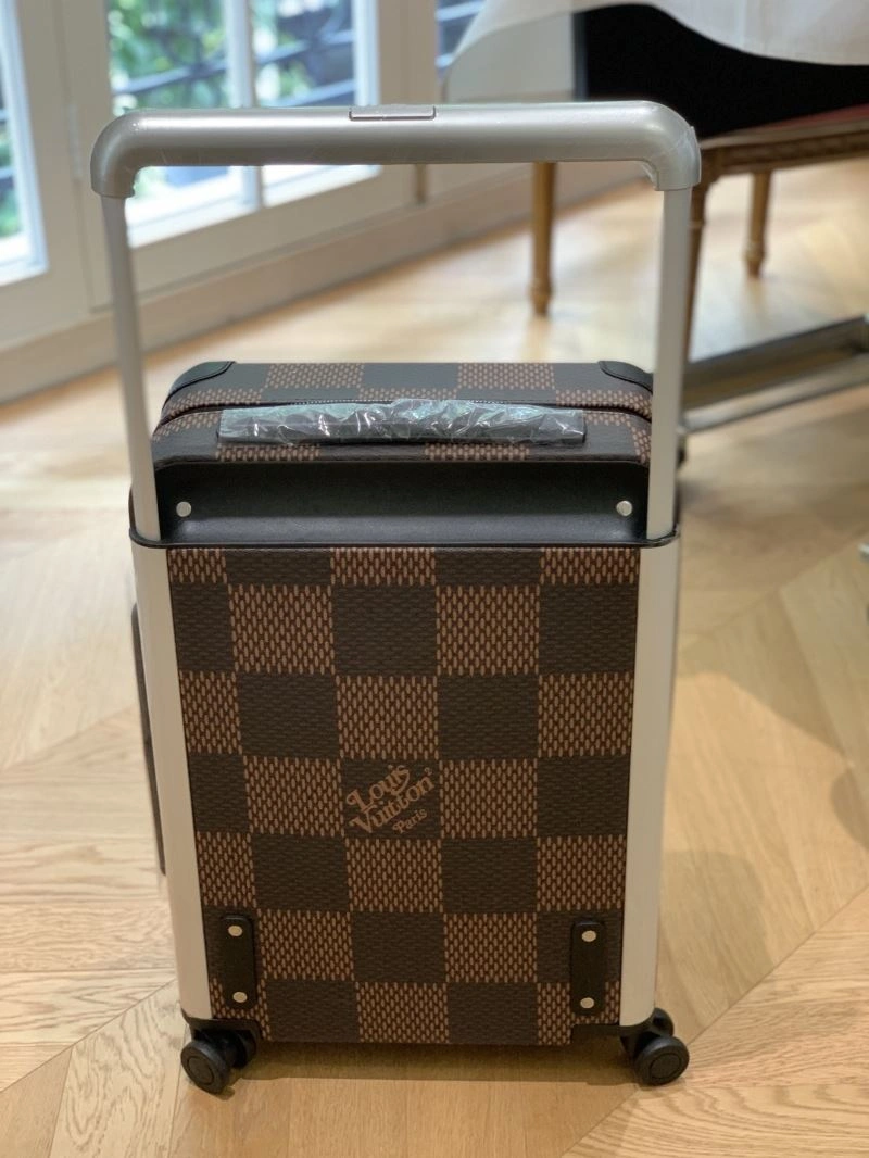 Top match Louis Vuitton Suitcase