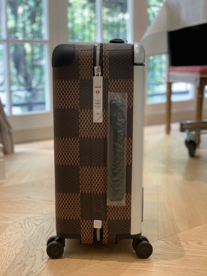 Top match Louis Vuitton Suitcase