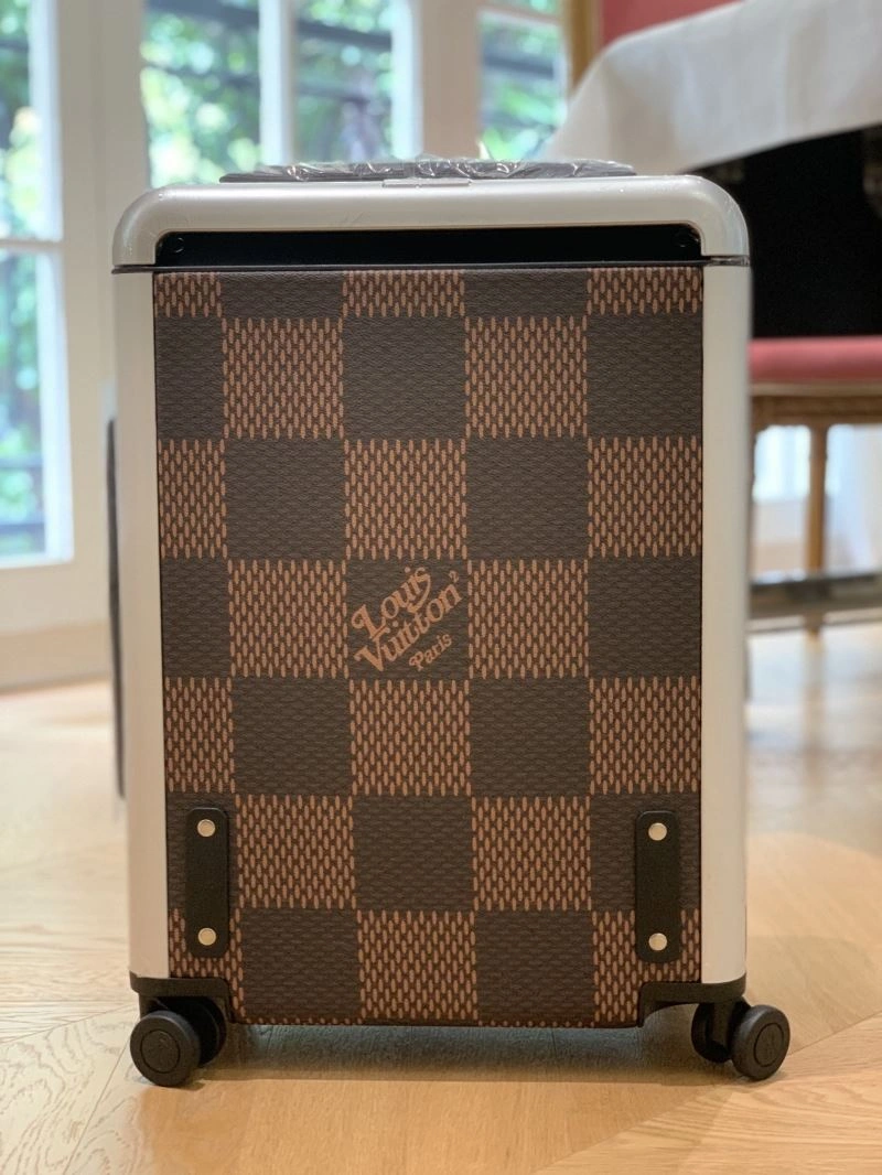Top match Louis Vuitton Suitcase