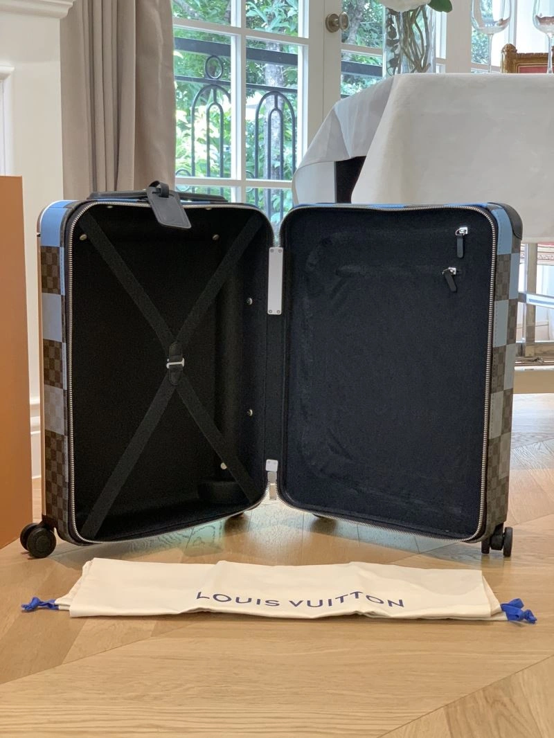 High fidelity Louis Vuitton Suitcase