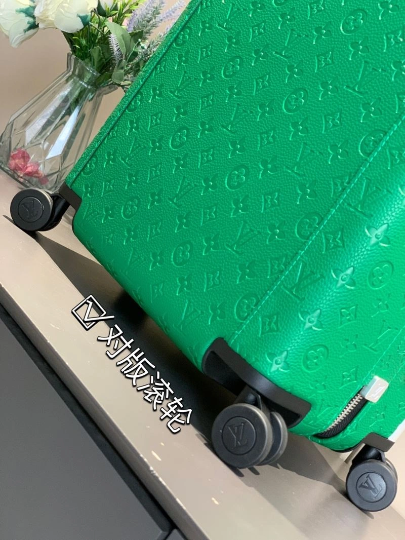Top mirror Louis Vuitton Suitcase