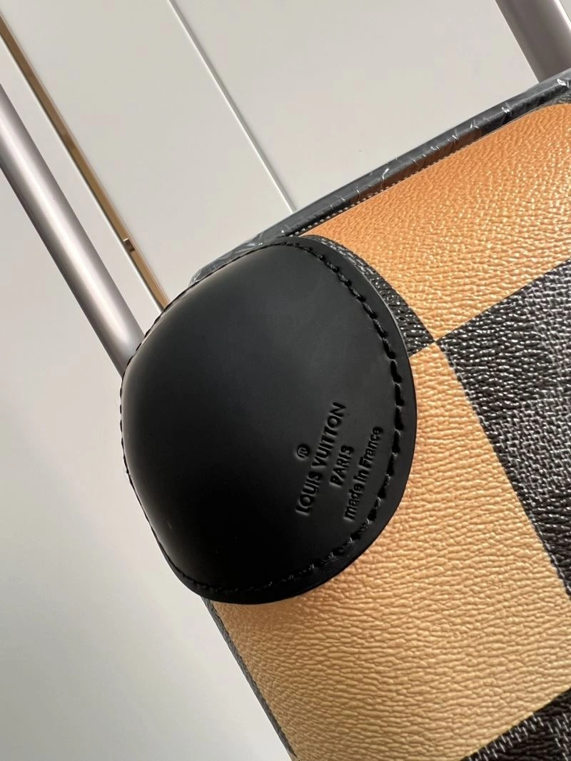 High fidelity Louis Vuitton Suitcase
