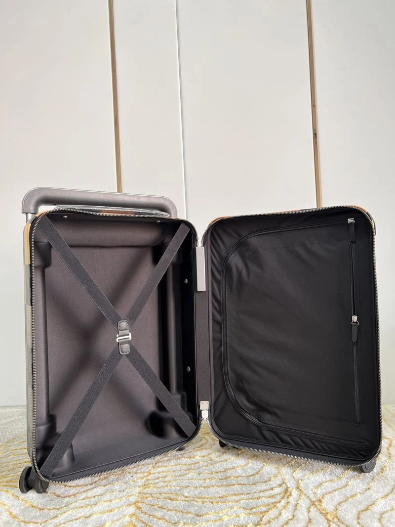 High fidelity Louis Vuitton Suitcase