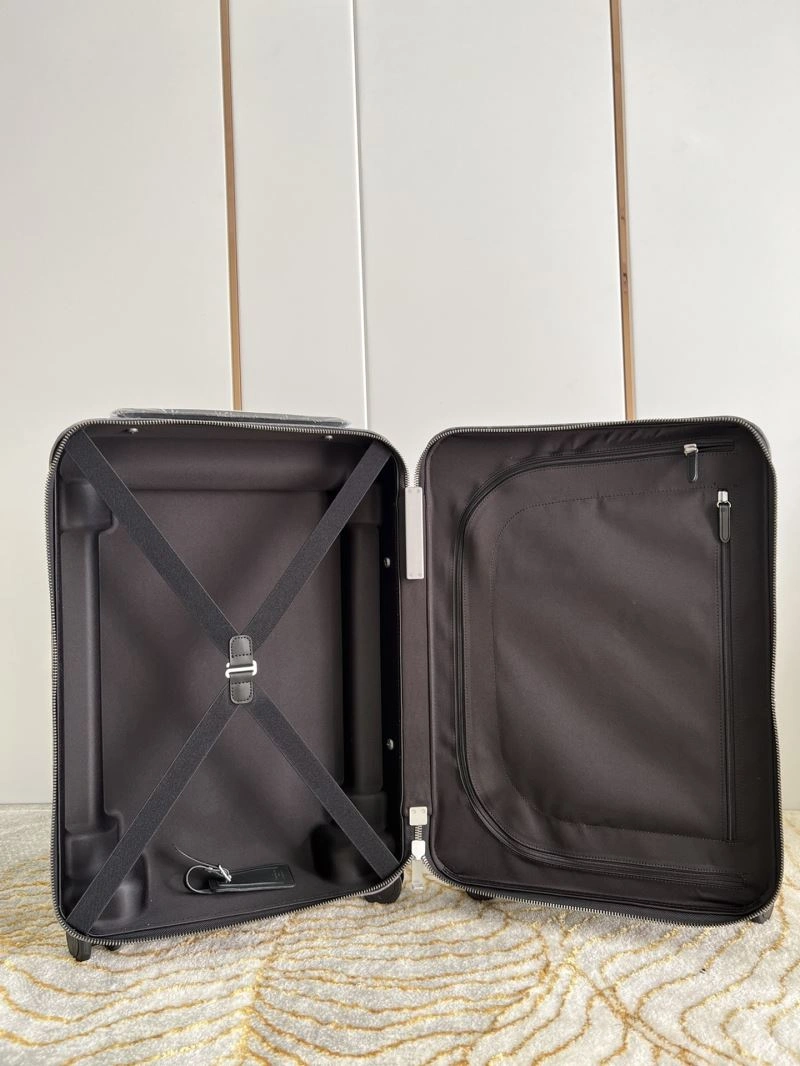 Legit Louis Vuitton Suitcase