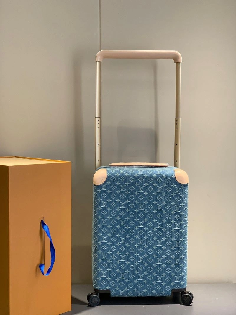 High fidelity Louis Vuitton Suitcase