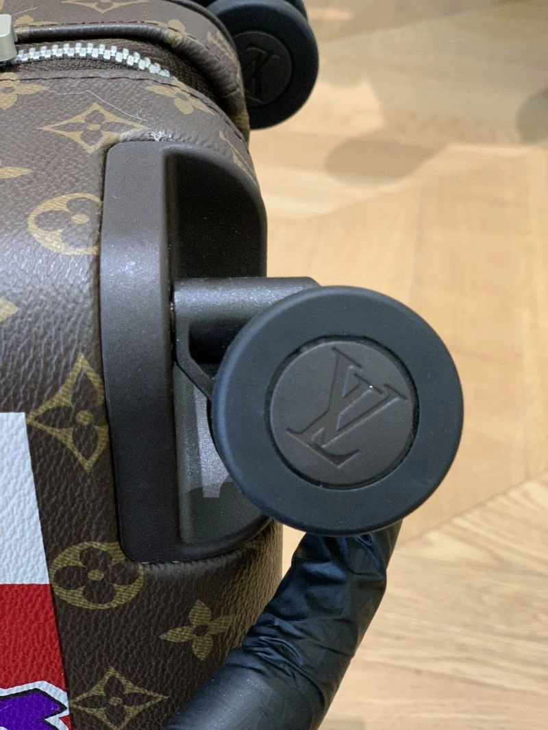 Mirror quality Louis Vuitton Suitcase