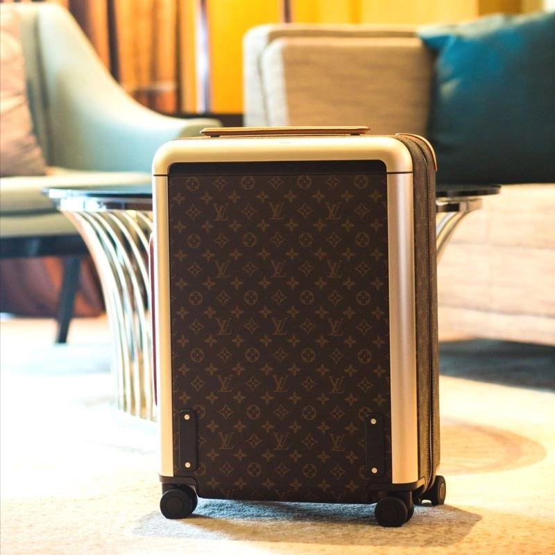 Low-cost Louis Vuitton Suitcase