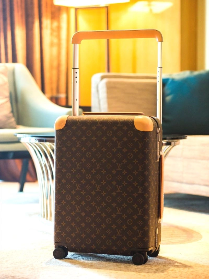 Low-cost Louis Vuitton Suitcase