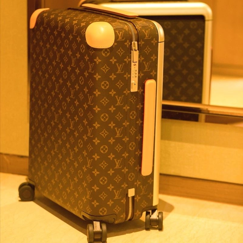 Low-cost Louis Vuitton Suitcase
