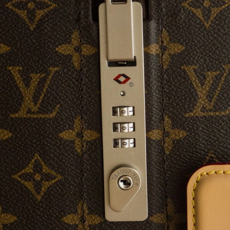 Low-cost Louis Vuitton Suitcase