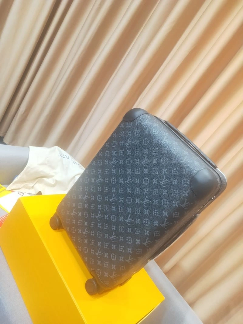 Accurate model Louis Vuitton Suitcase