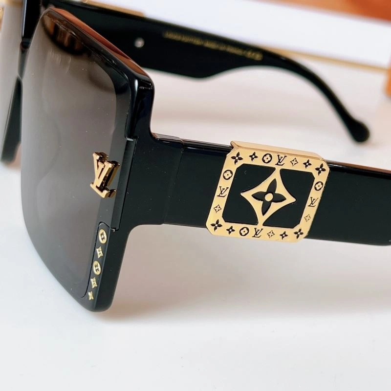 Mirror quality Louis Vuitton Sunglasses
