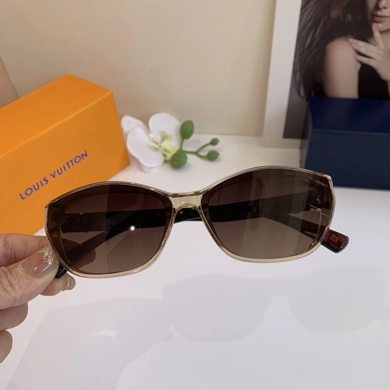 Accurate model Louis Vuitton Sunglasses