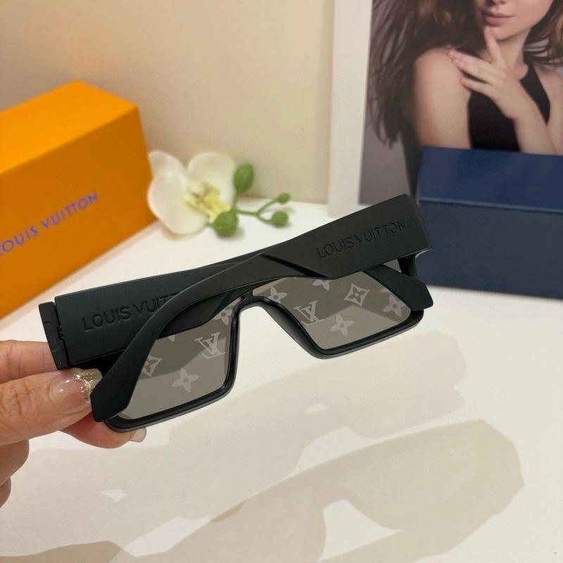 Mirror quality Louis Vuitton Sunglasses