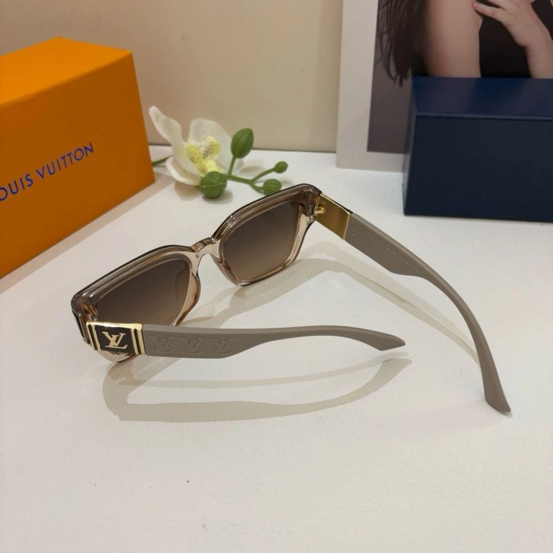 Precise copy Louis Vuitton Sunglasses