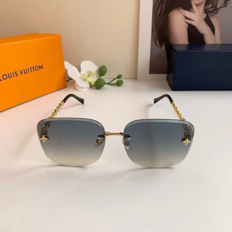 Accurate model Louis Vuitton Sunglasses