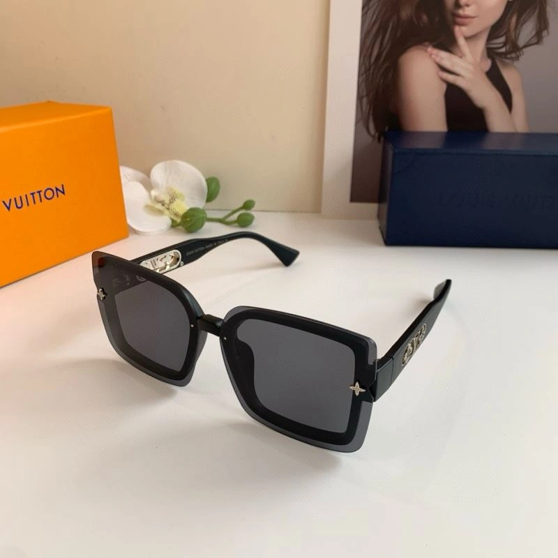 Exact replica Louis Vuitton Sunglasses