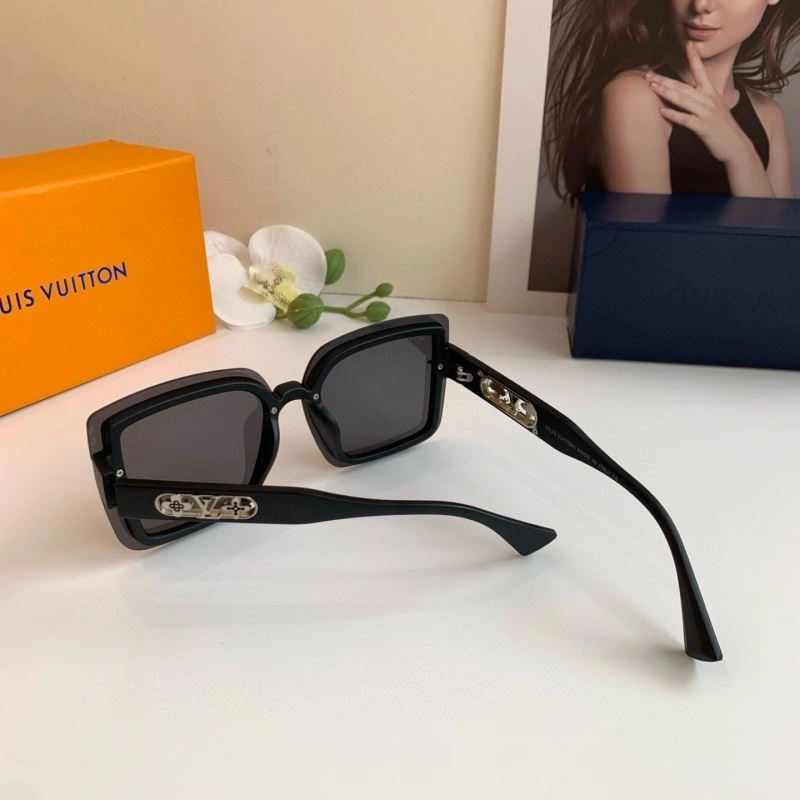 Exact replica Louis Vuitton Sunglasses