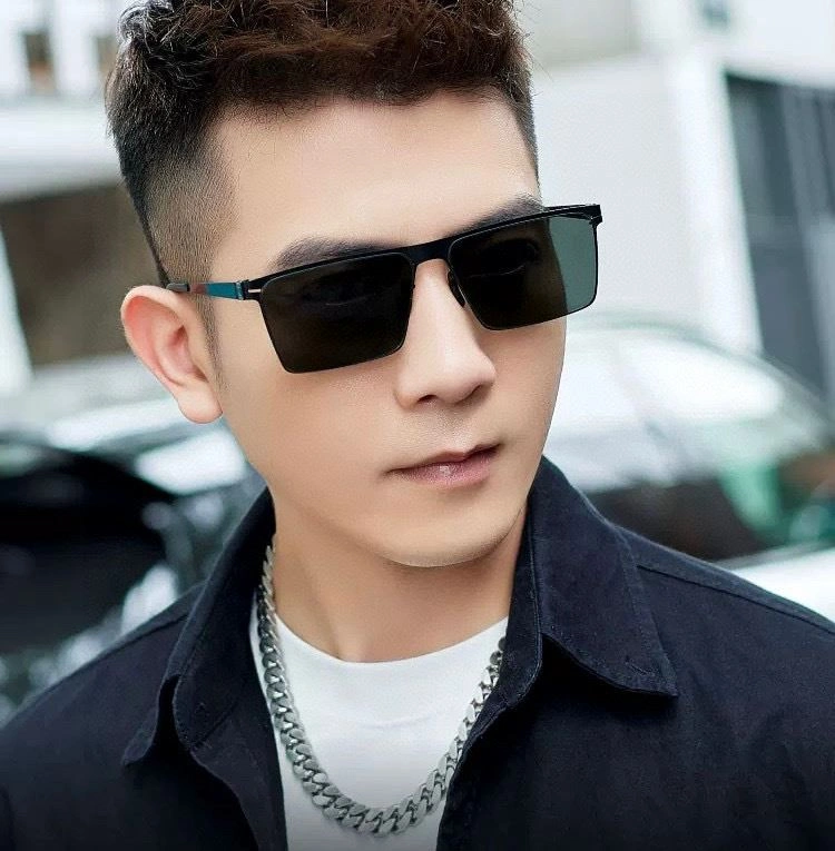 Brand-authenticated Louis Vuitton Sunglasses