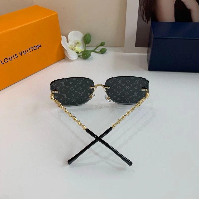 Exact replica Louis Vuitton Sunglasses