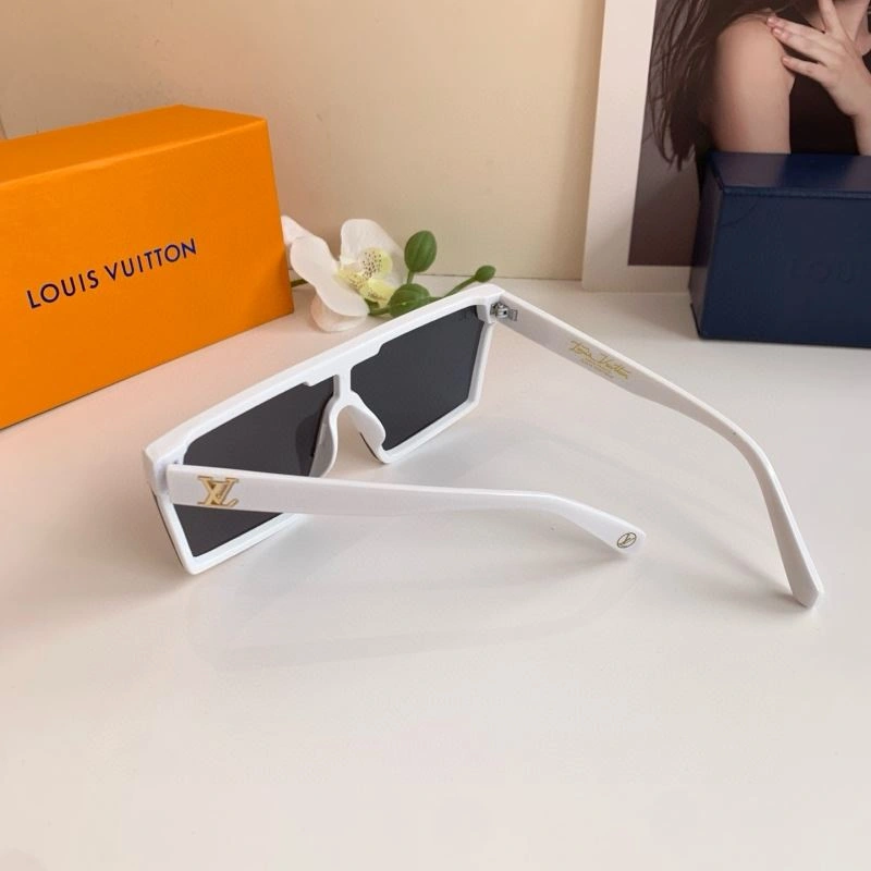 Exact replica Louis Vuitton Sunglasses