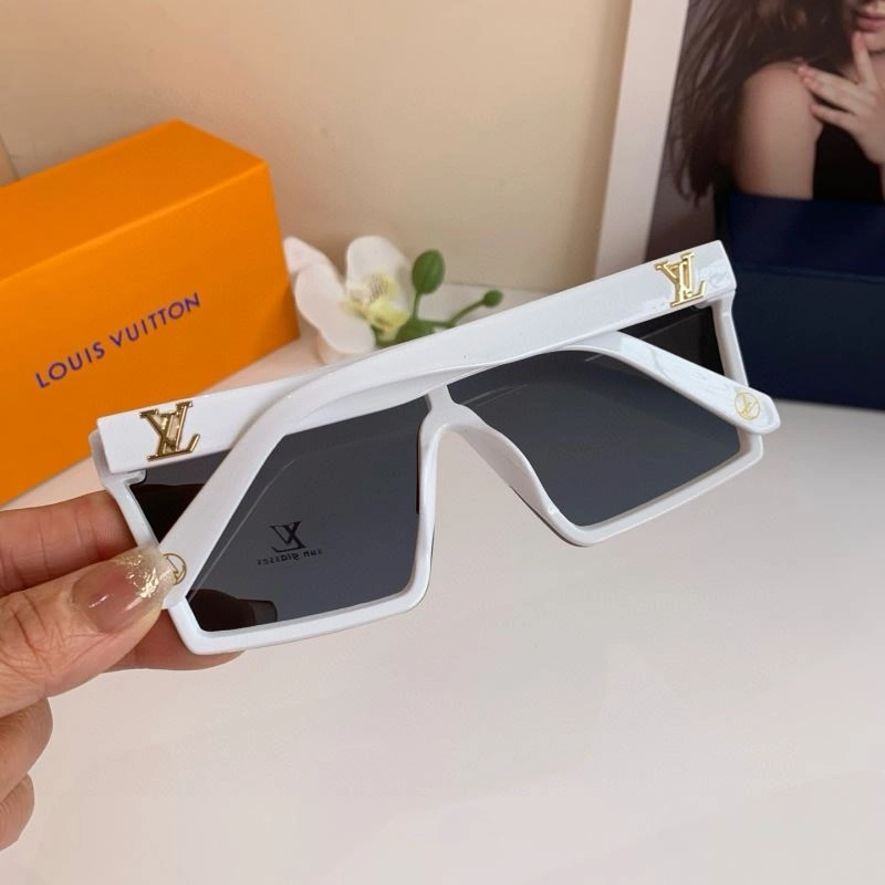 Exact replica Louis Vuitton Sunglasses