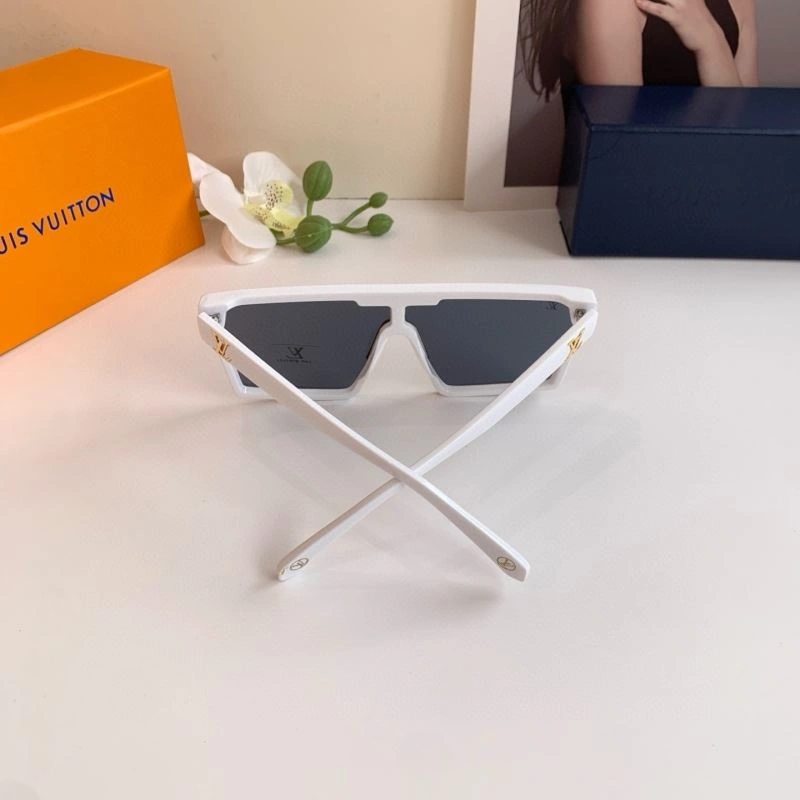 Exact replica Louis Vuitton Sunglasses