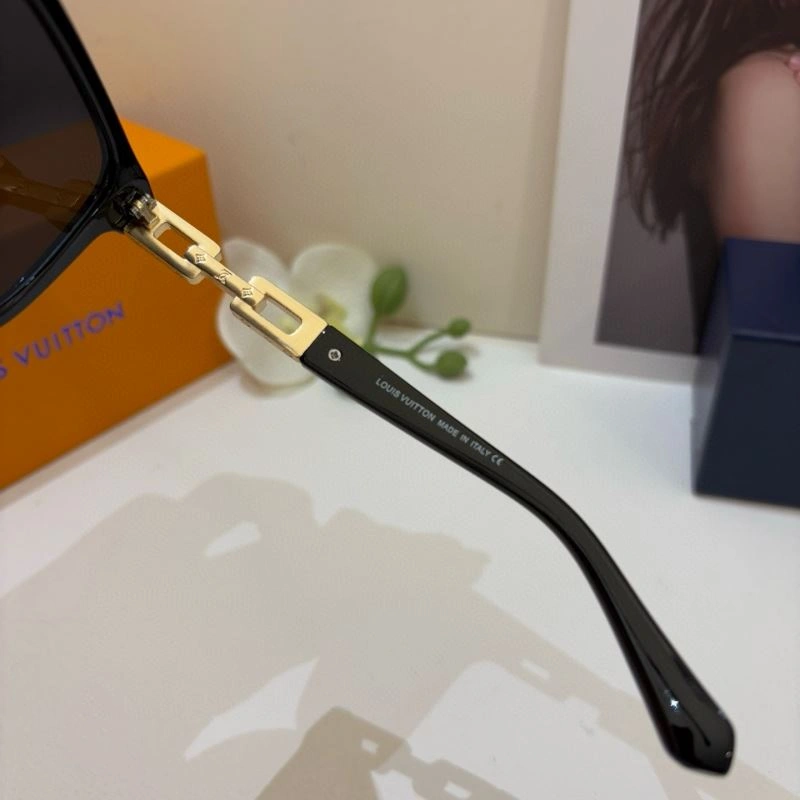 Low-cost Louis Vuitton Sunglasses