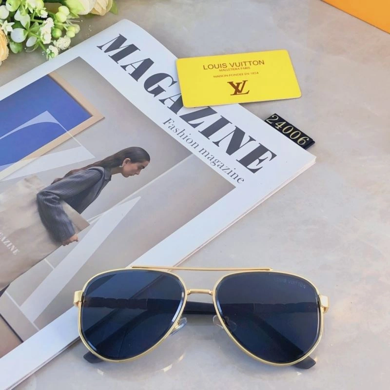 Accurate model Louis Vuitton Sunglasses