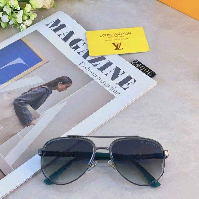 Accurate model Louis Vuitton Sunglasses
