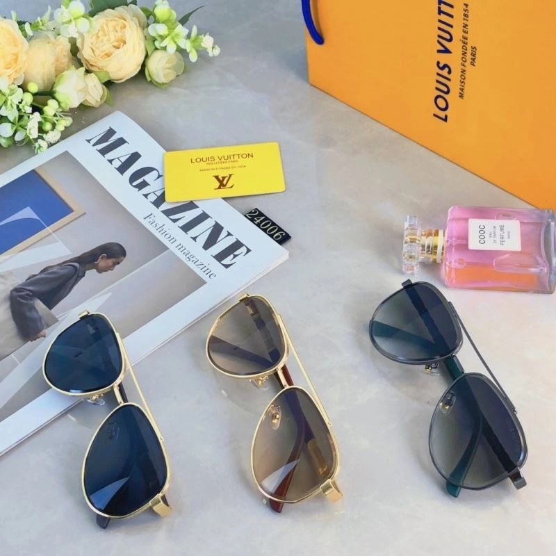 Accurate model Louis Vuitton Sunglasses