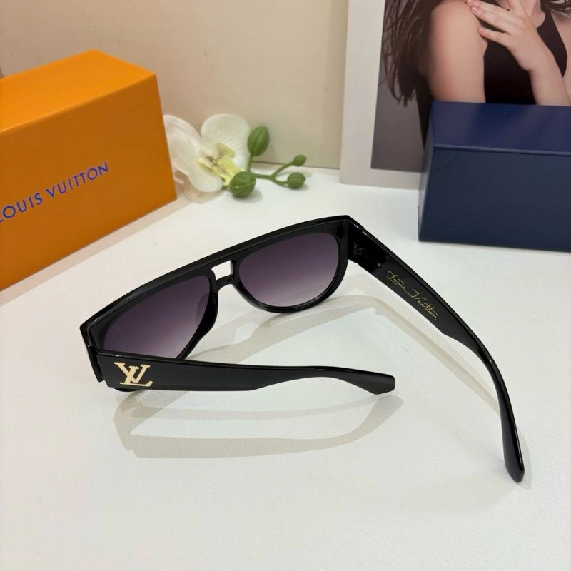 Mirror quality Louis Vuitton Sunglasses