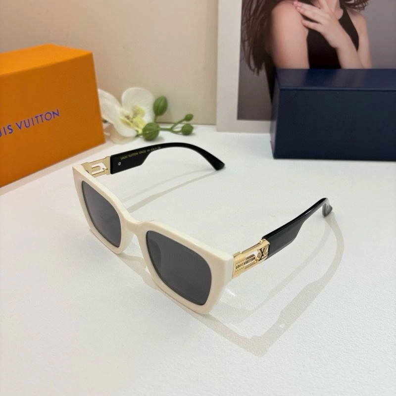 Exact replica Louis Vuitton Sunglasses