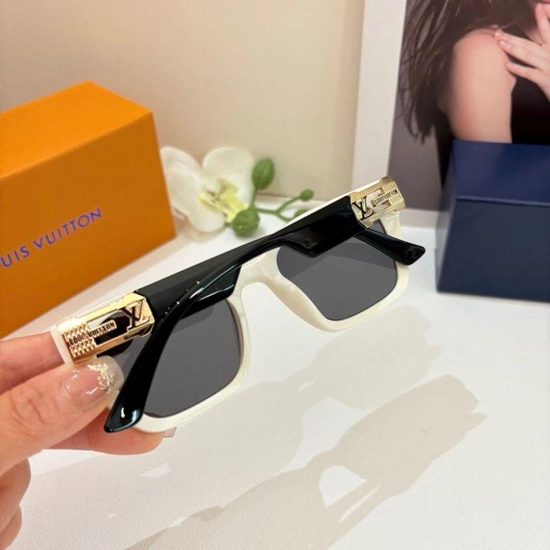 Exact replica Louis Vuitton Sunglasses